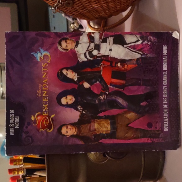 Disney | Toys | Disney Descendants 3 Movie Novelization With Purple ...